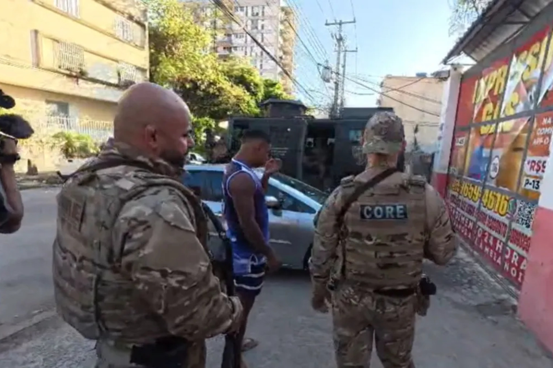 operação no Complexo do Lins